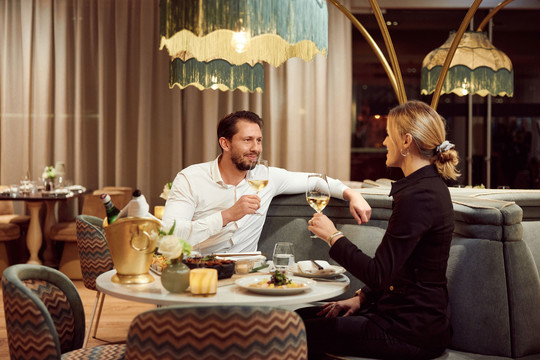 OZZO Oriental & Lounge bar | Van der Valk Hotel Sassenheim - Leiden - A44